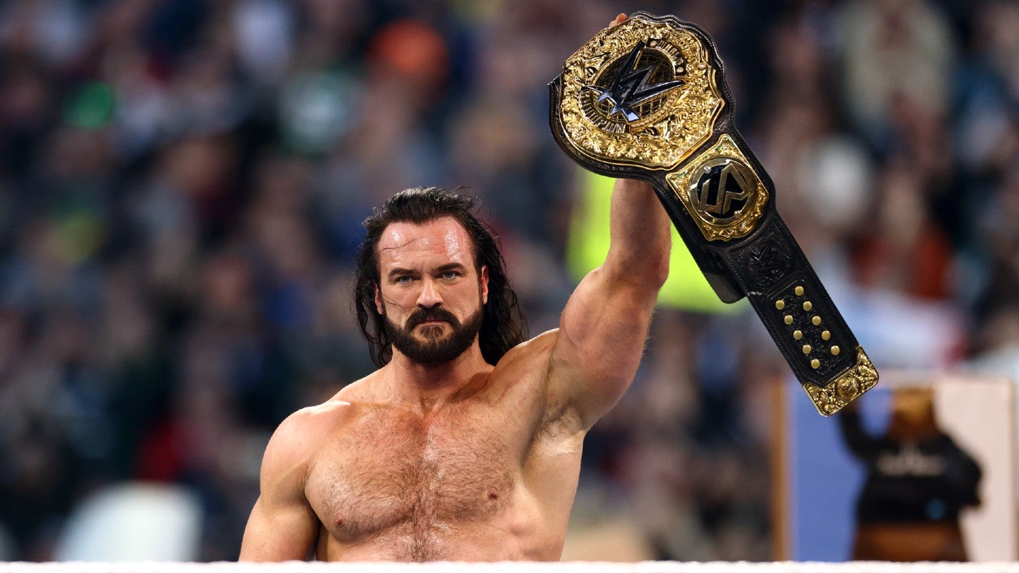 Topps continues domination over Panini as WWE tie-up finally begins ...